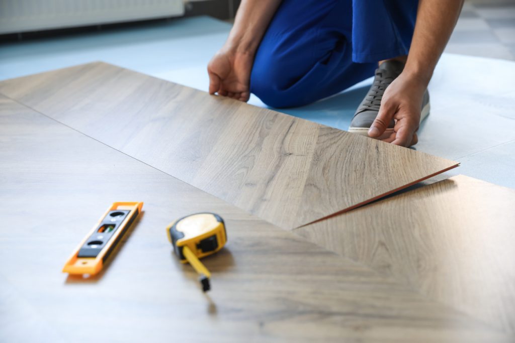 Piso vinílico: 8 dicas para escolher e instalar com sucesso